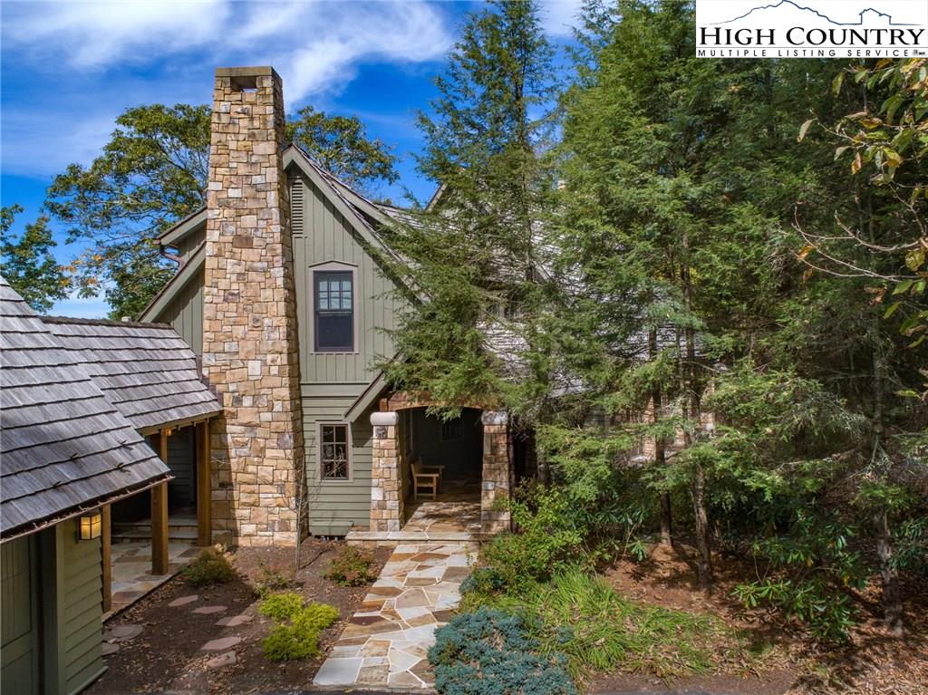 MLS#: 219420 | 1314 Summit Park Drive, Banner Elk, NC 28604