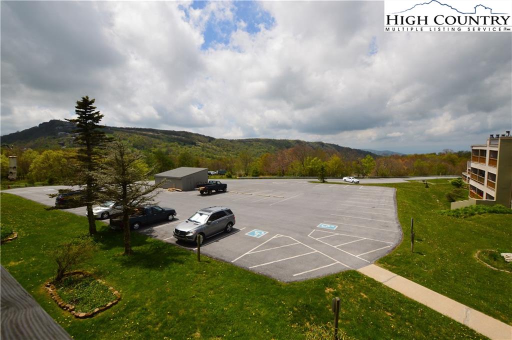 MLS#: 215128 | 301 Pinnacle Inn Road 2204, Beech Mountain, NC 28604
