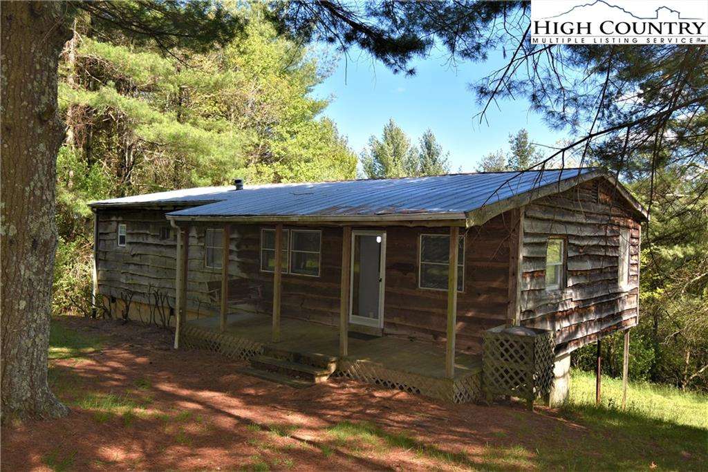 MLS#: 222110 | 322 Martin Knoll Road, Jefferson, NC 28640