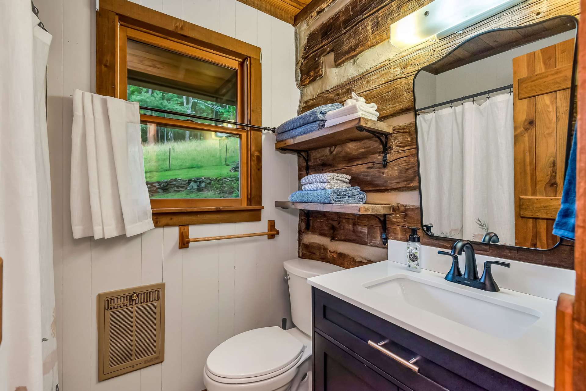 Blue Ridge Mountain Cabin in Todd, NC